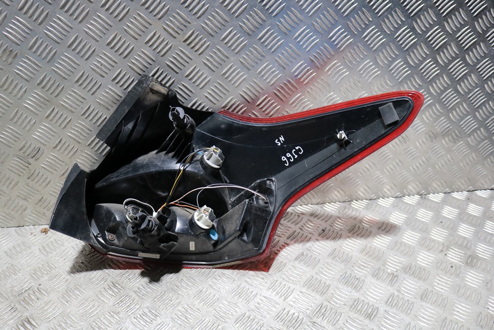 FORD FOCUS MK3 HATCHBACK REAR NS TAIL LED LIGHT CLUSTER 2015-2018 GJ66 ...