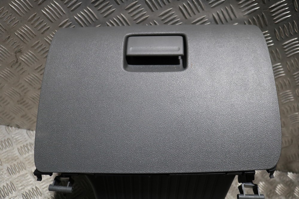 FORD FOCUS MK2 NS GLOVE BOX VP4M5X-A06008-BAW, 4M51-A06044-BEW 2008 ...