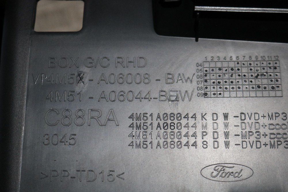 FORD FOCUS MK2 NS GLOVE BOX VP4M5X-A06008-BAW, 4M51-A06044-BEW 2008 ...