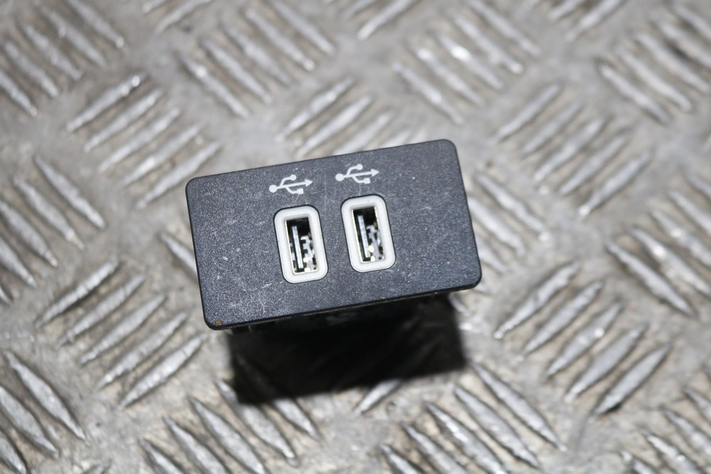FORD RANGER MK3 USB HUB HC3T-14F014-BD 2016-2022 YG21 – Gala Motors