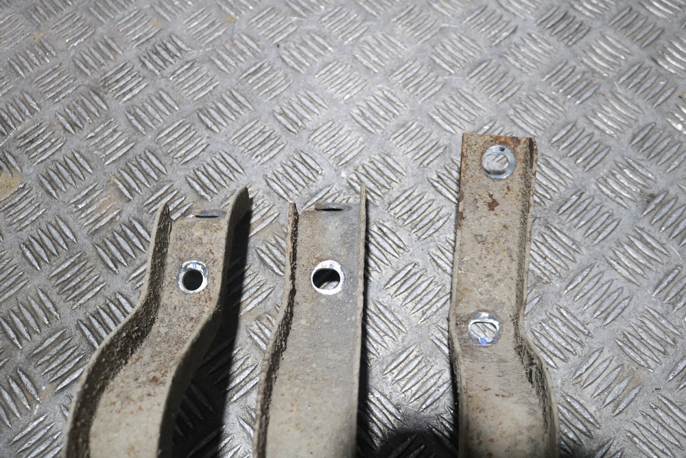 FORD RANGER MK3 NS SIDE STEP BRACKETS 2016-2022 YG21 – Gala Motors