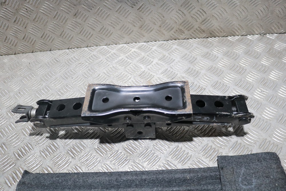 FORD RANGER MK3 CAR JACK KIT JB3C-17005-AA 2016-2022 YG21 – Gala Motors