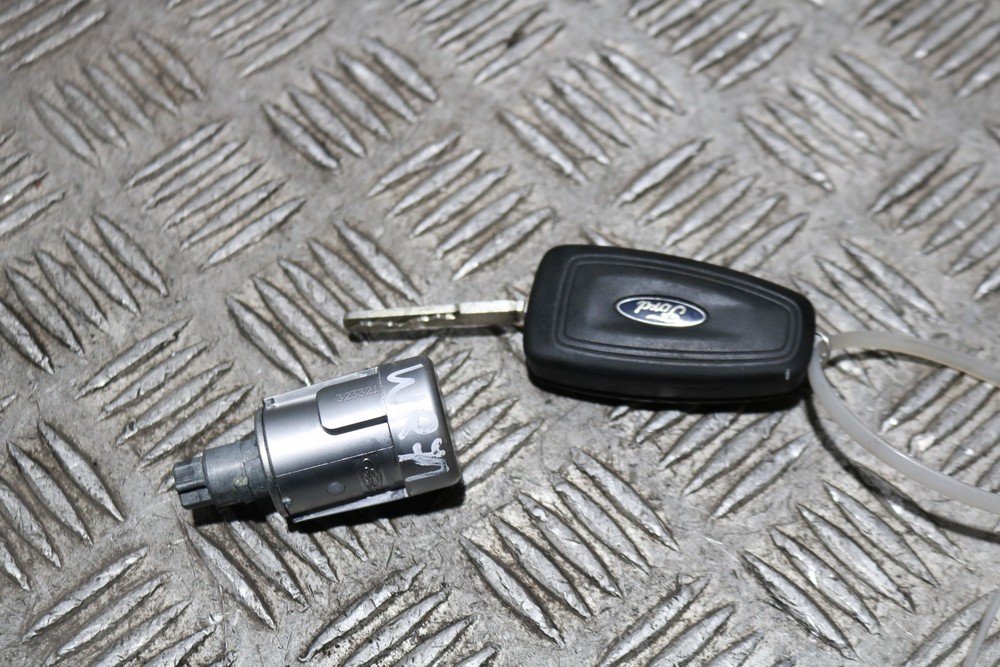 TRANSIT CUSTOM KEY IGNITION LOCK (BLADE OPEN SPRING DOESN’T WORK) 2018 ...