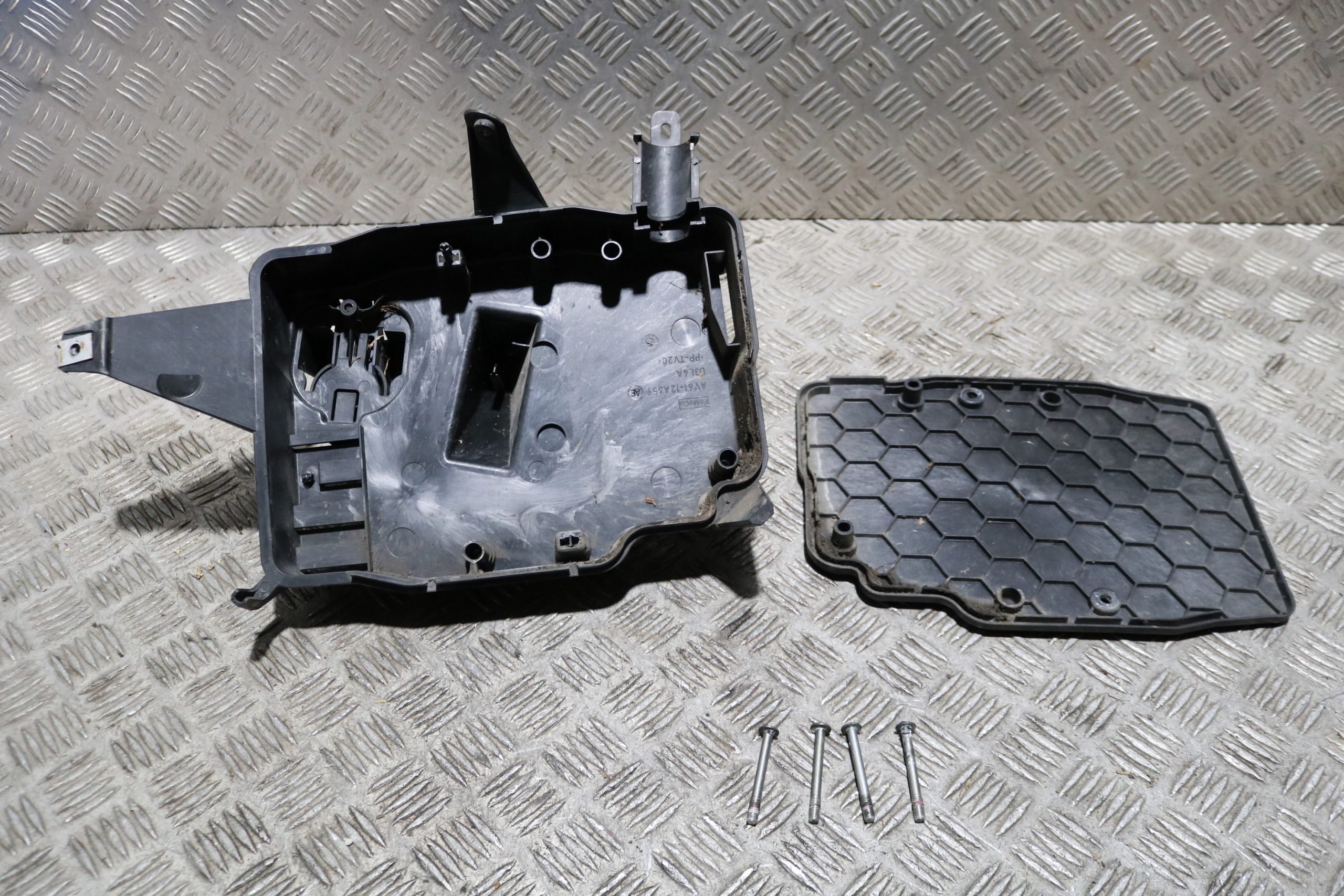 FORD TRANSIT CONNECT MK2 ENGINE ECU CAGE HOLDER HOUSING 2014-2018 WR18 ...