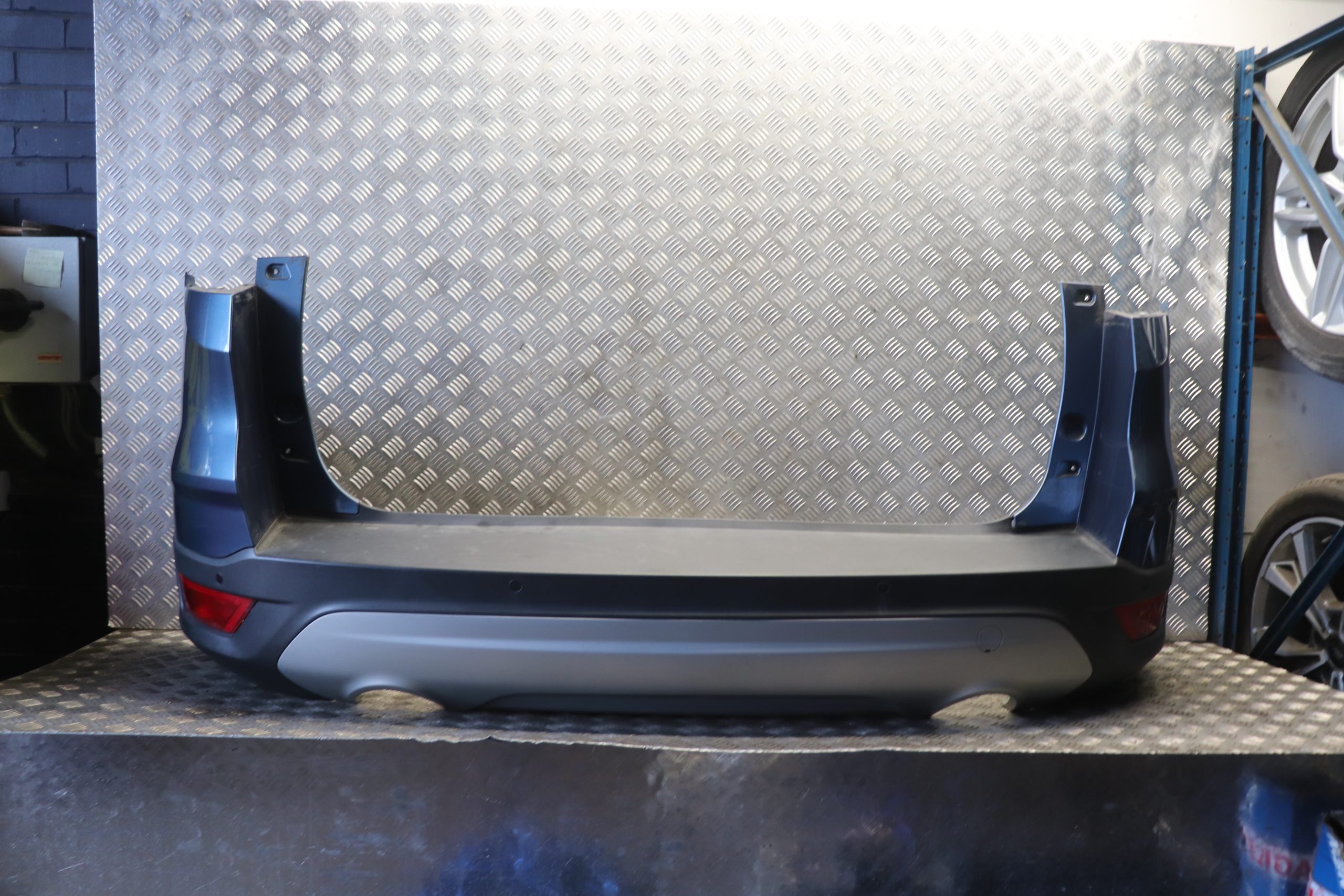 FORD KUGA MK2 REAR BUMPER COMPLETE IN BLUE METALLIC (SEE PHOTOS) 2017 ...