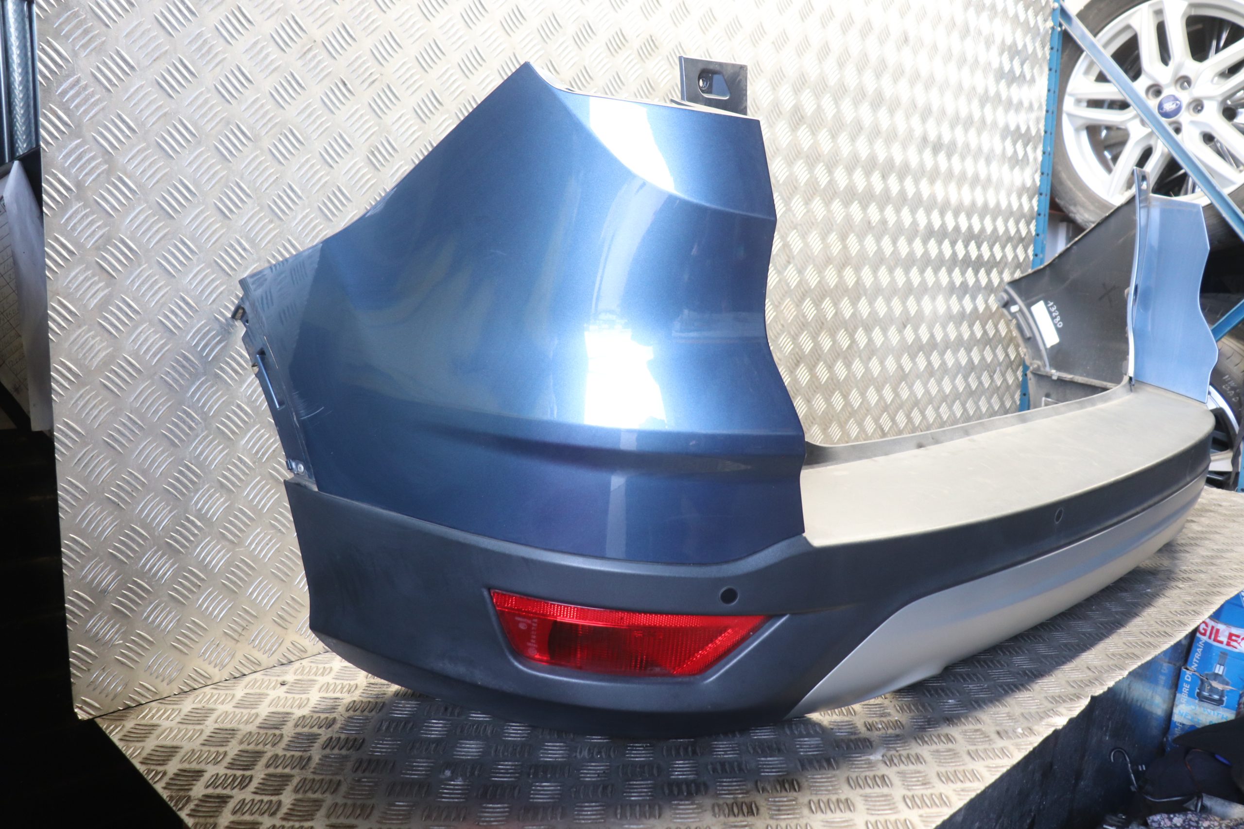 FORD KUGA MK2 REAR BUMPER COMPLETE IN BLUE METALLIC (SEE PHOTOS) 2017 ...