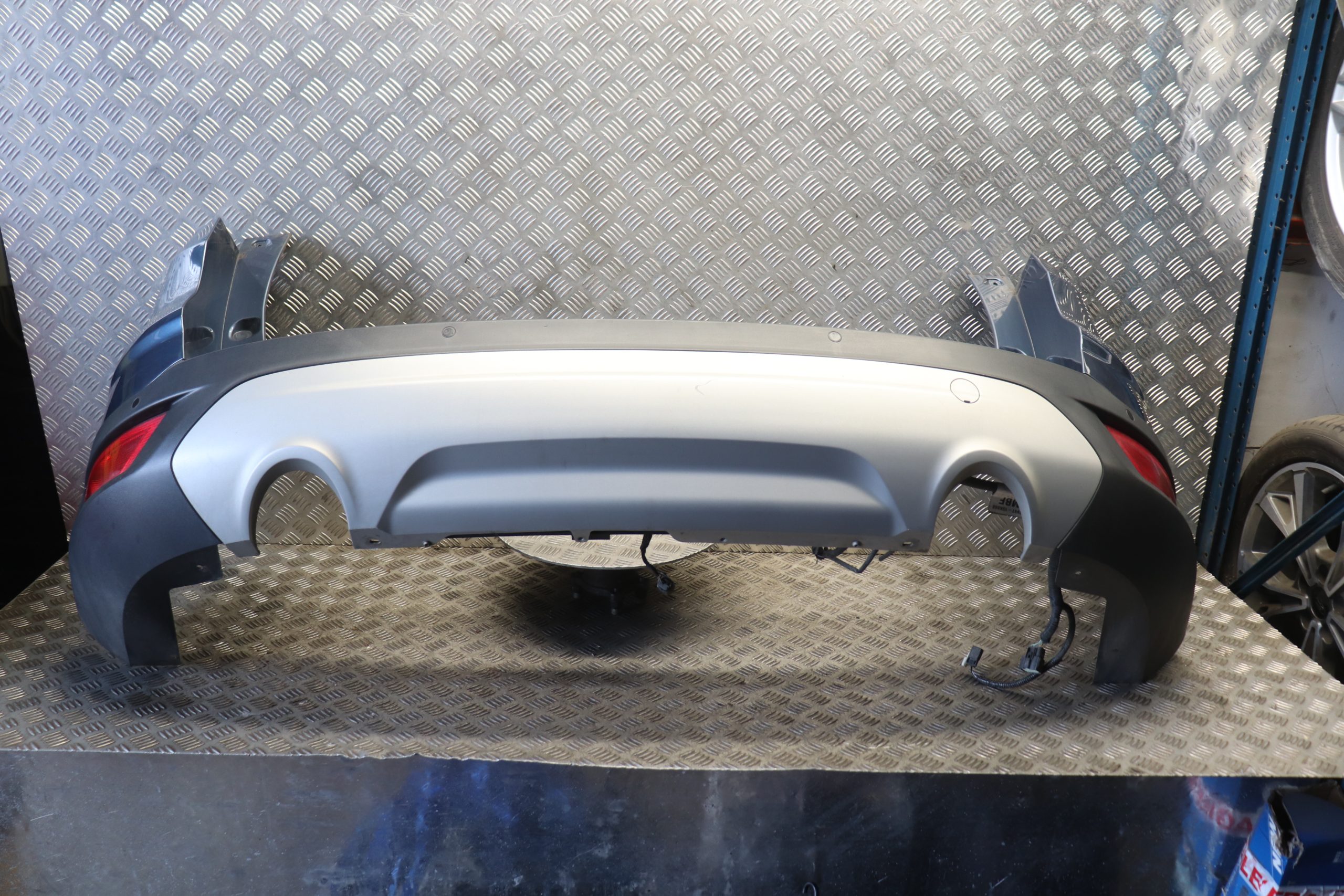 FORD KUGA MK2 REAR BUMPER COMPLETE IN BLUE METALLIC (SEE PHOTOS) 2017 ...