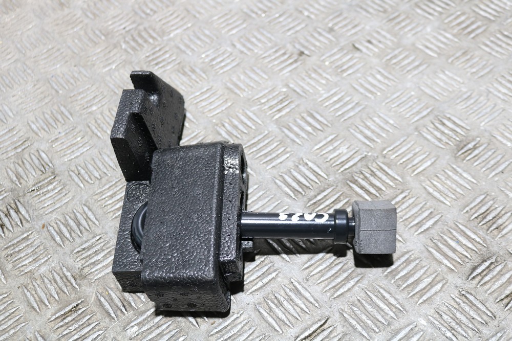 FORD PUMA MK1 ST-LINE X TOWING EYE HOOK WITH FOAM 2019-2023 CA23 – Gala ...