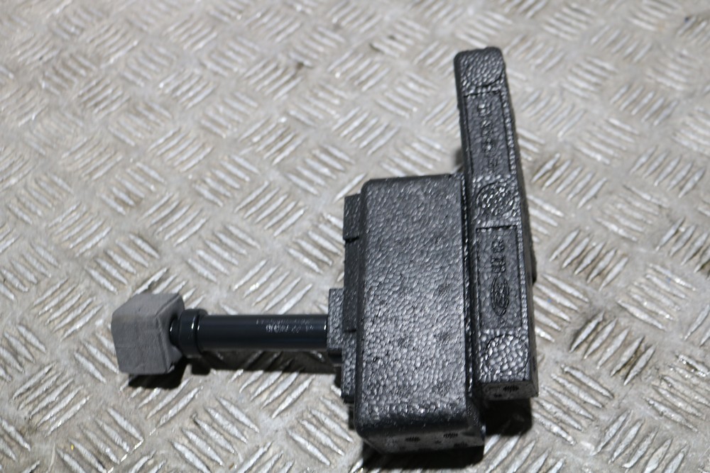 FORD PUMA MK1 ST-LINE X TOWING EYE HOOK WITH FOAM 2019-2023 CA23 – Gala ...