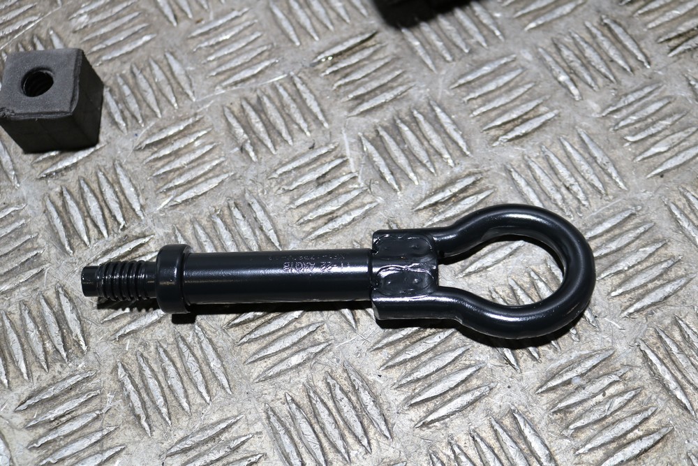 FORD PUMA MK1 ST-LINE X TOWING EYE HOOK WITH FOAM 2019-2023 CA23 – Gala ...