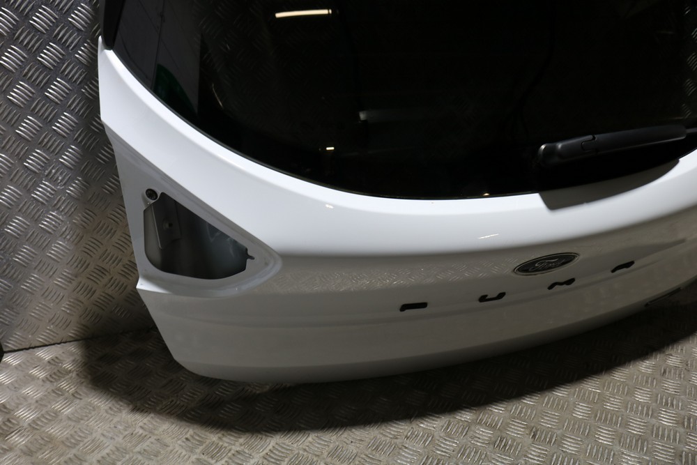 FORD PUMA MK1 ST-LINE X TAILGATE IN FROZEN WHITE 2019-2023 DK71 – Gala ...