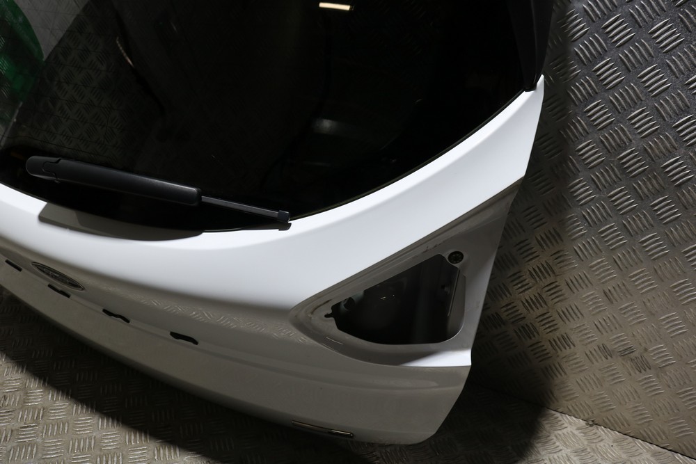 FORD PUMA MK1 ST-LINE X TAILGATE IN FROZEN WHITE 2019-2023 DK71 – Gala ...