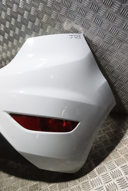 FORD FIESTA MK7 REAR BUMPER COMPLETE FROZEN WHITE (SEE PHOTOS) 2013 ...