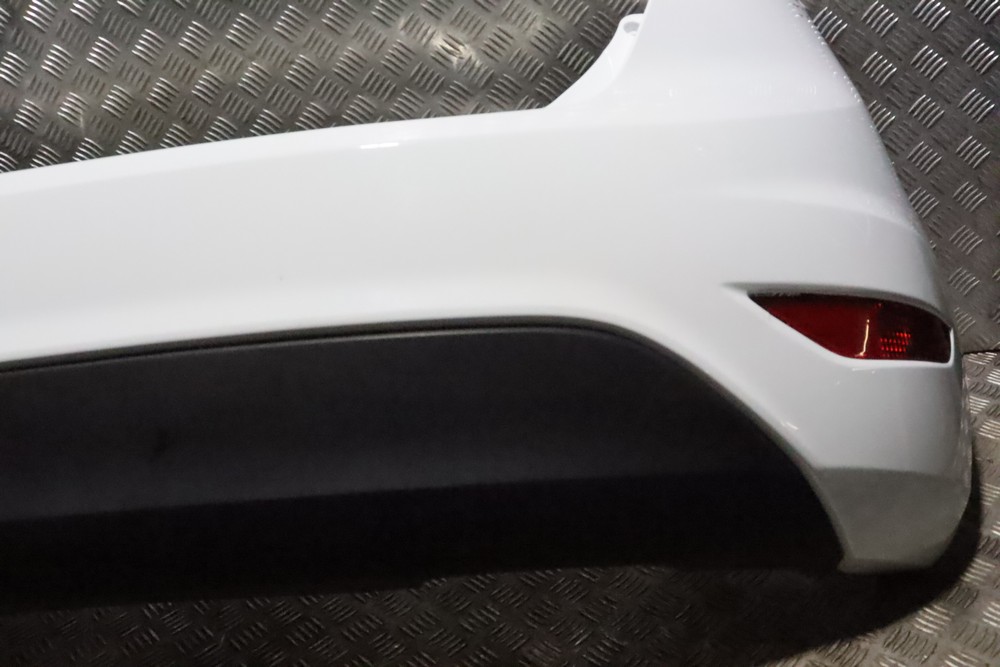 FORD FIESTA MK7 REAR BUMPER COMPLETE FROZEN WHITE (SEE PHOTOS) 2013 ...