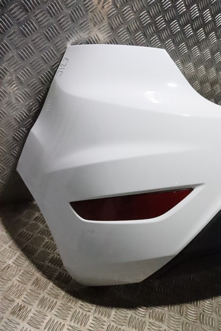 FORD FIESTA MK7 REAR BUMPER COMPLETE FROZEN WHITE (SEE PHOTOS) 2013 ...