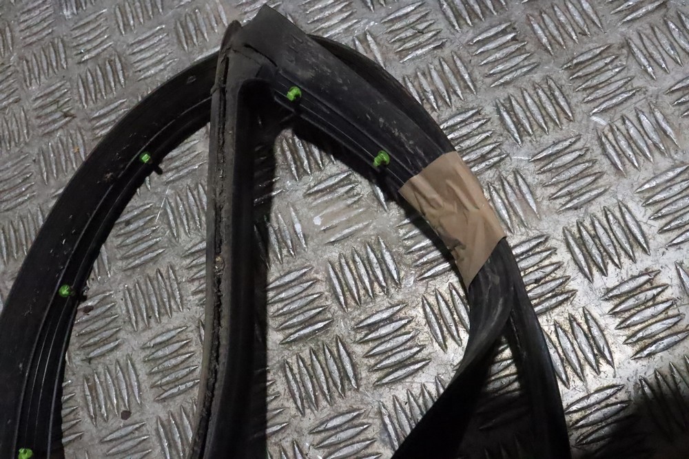 FORD PUMA MK1 VIVID OSR REAR WHEEL ARCH TRIM SEAL 2019-2024 CF23 – Gala ...