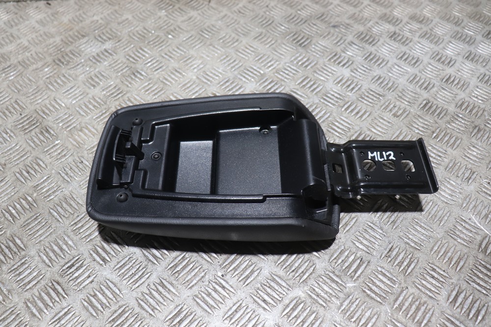 FORD FOCUS MK3 TITANIUM LEATHER ARMREST 2011-2015 ML12 – Gala Motors