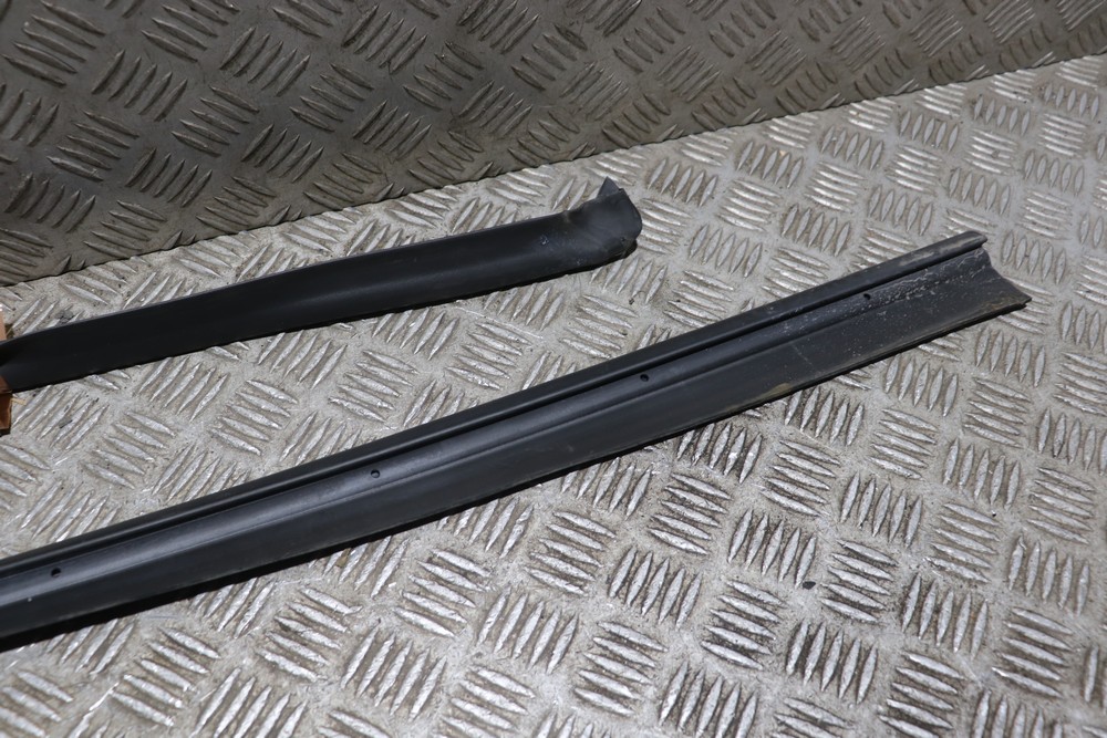 FORD PUMA MK1 ST-LINE OS SIDE RUBBER SEAL UNDER DOORS (ON BODY) 2024 ...