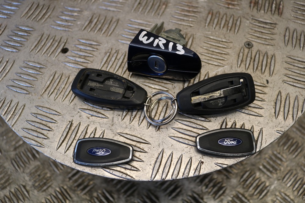 FORD KUGA MK2 KEY FOBS (ONE BLADE) DOOR LOCK IN INK BLUE 2013-2016 WR13 ...
