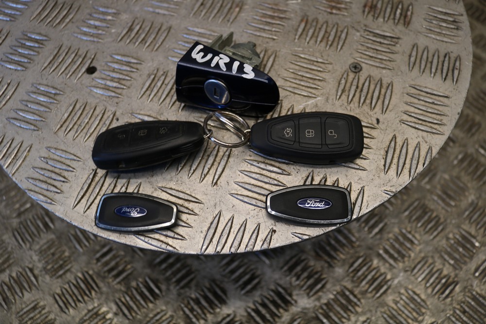 FORD KUGA MK2 KEY FOBS (ONE BLADE) DOOR LOCK IN INK BLUE 2013-2016 WR13 ...