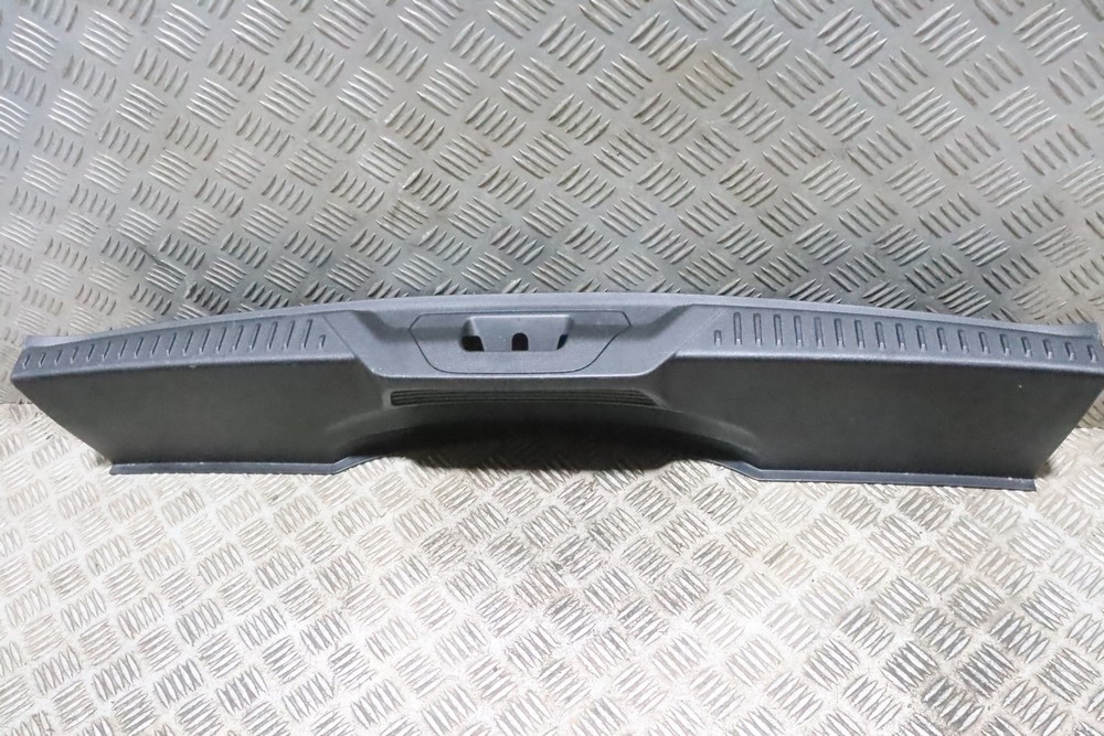 FORD FOCUS MK4 ST-LINE HATCHBACK BOOT STEP TRIM JX7B-A40352-AGW 2018 ...