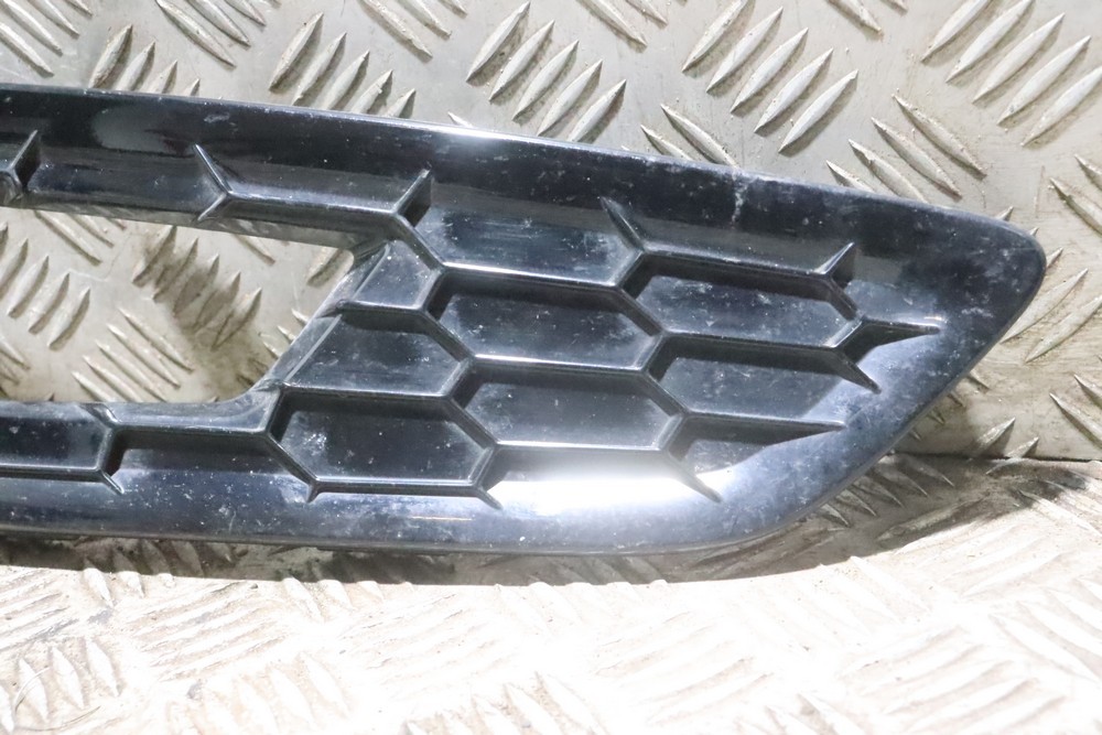 FORD FOCUS MK3 ZETEC S FRONT BUMPER OS FOG LIGHT TRIM SEE PHOTOS 2015 ...