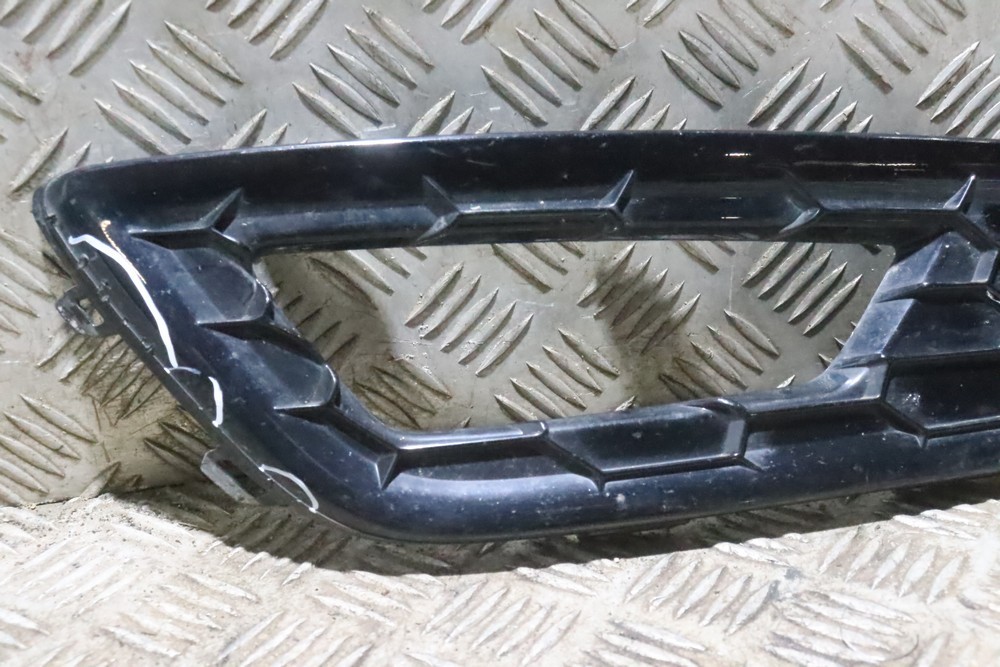 FORD FOCUS MK3 ZETEC S FRONT BUMPER OS FOG LIGHT TRIM SEE PHOTOS 2015 ...
