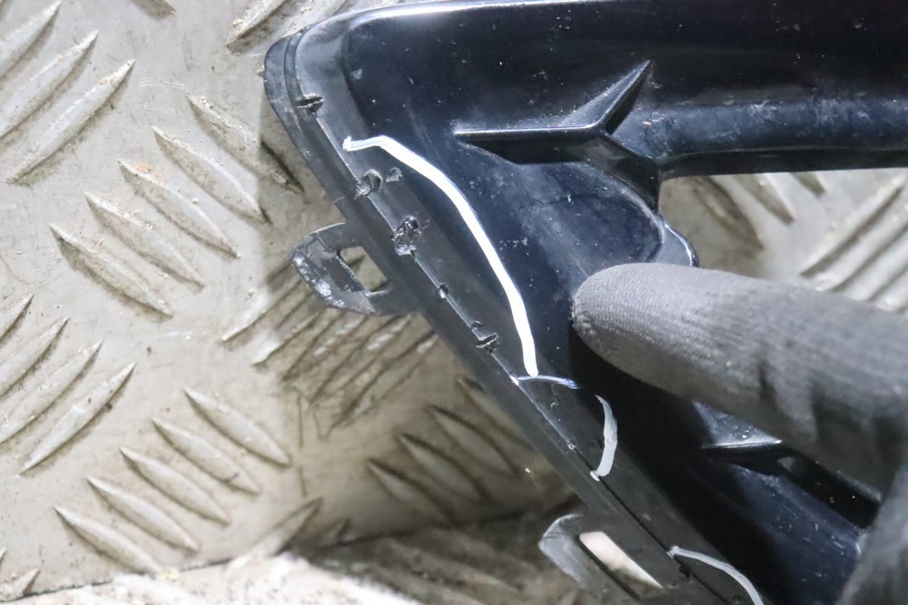 FORD FOCUS MK3 ZETEC S FRONT BUMPER OS FOG LIGHT TRIM SEE PHOTOS 2015 ...